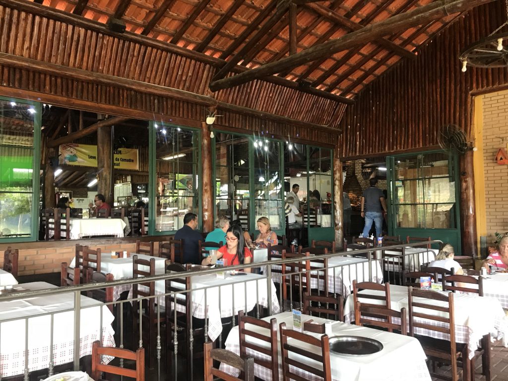 Fazenda da comadre restaurante kids / criancas na Tamoios